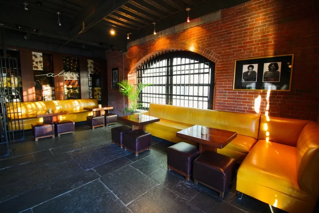 Reservation at ALIBI bar + lounge - Boston | KEYS
