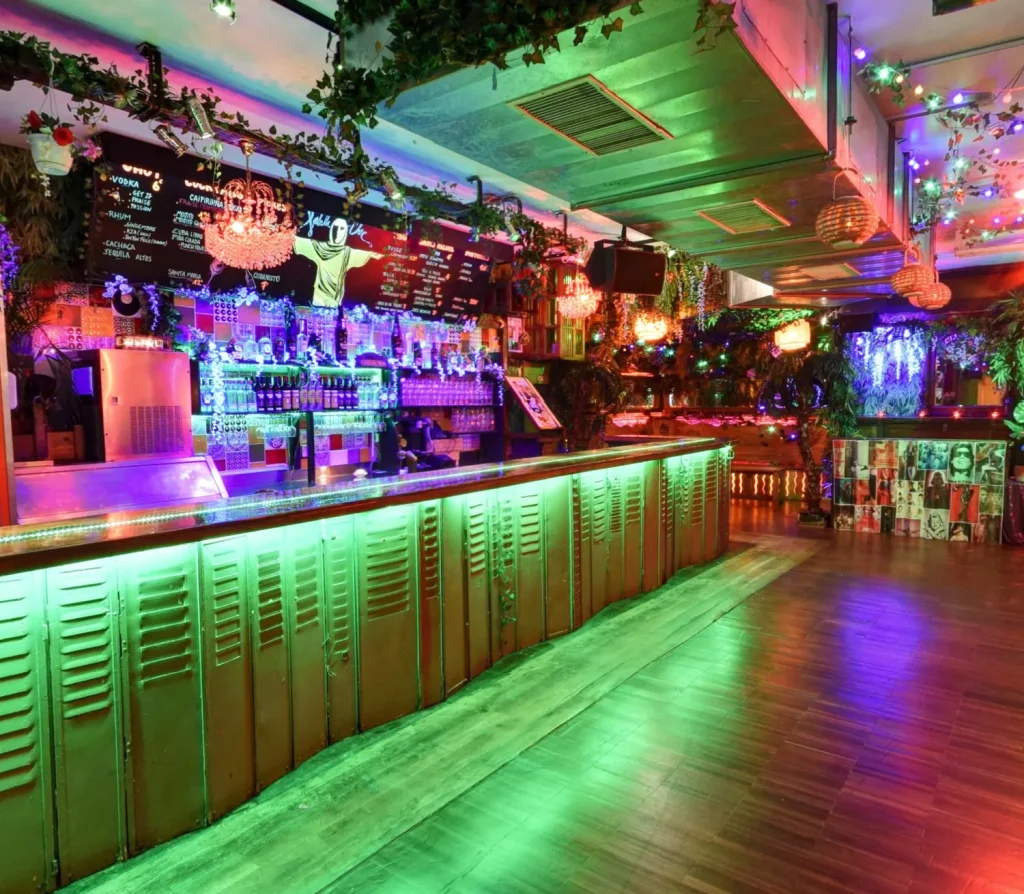 Reservation at FAVELA CHIC restaurant bar - Paris | KEYS