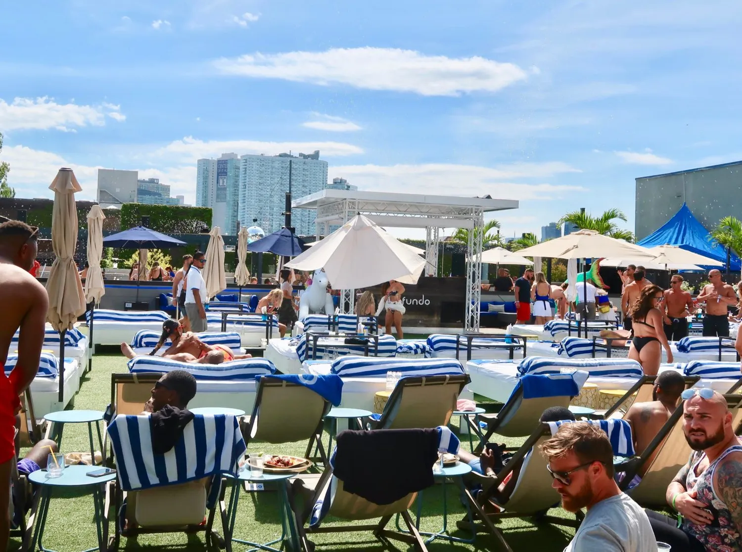 Reservation at Summer Club pool party - NYC | The World Keys