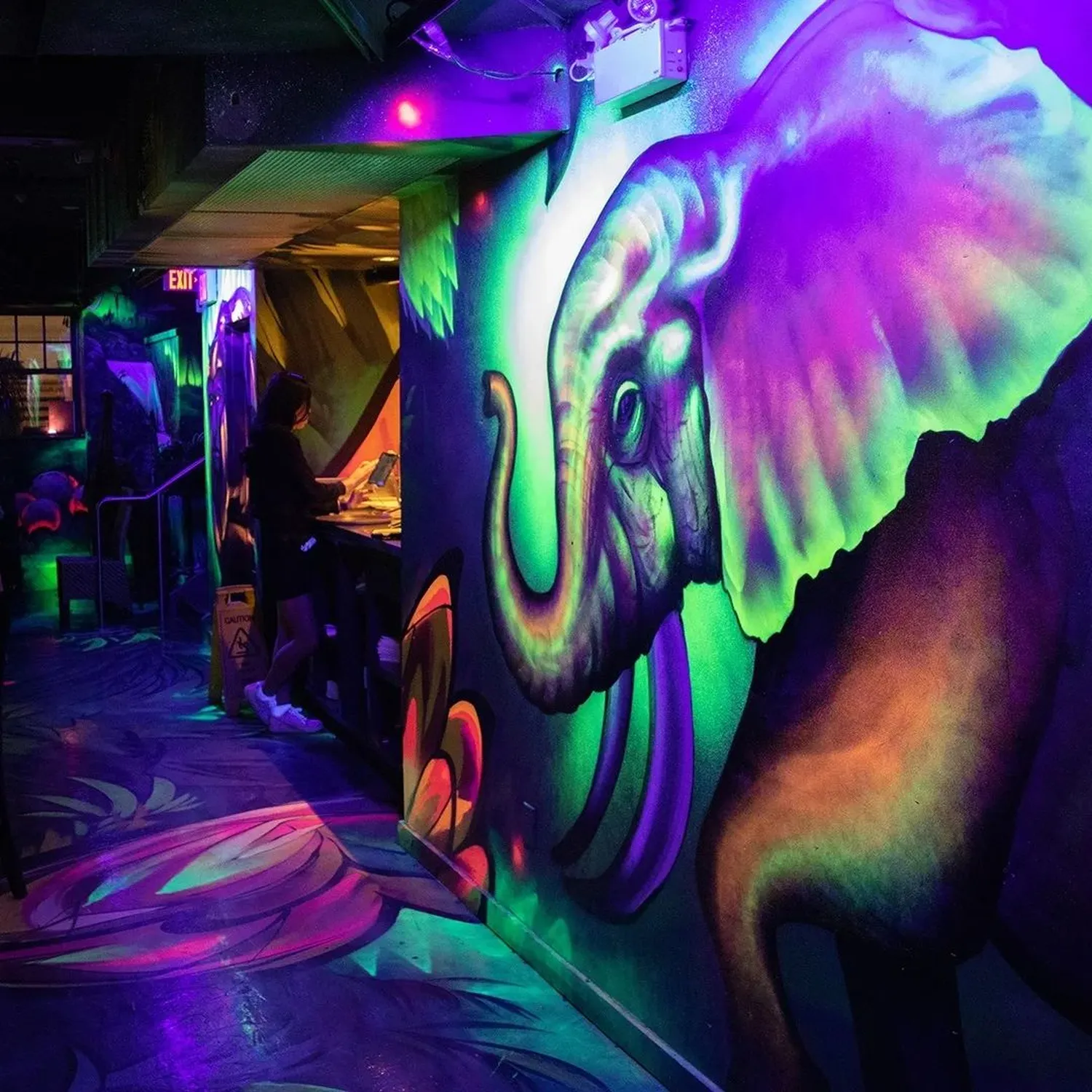 Reservation at THE FIFTH SOCIAL CLUB bar - Toronto | KEYS