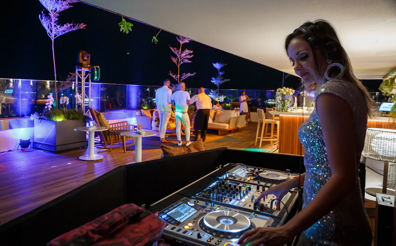 Reservation at ISABEL LOUNGE Lounge - RJ | KEYS