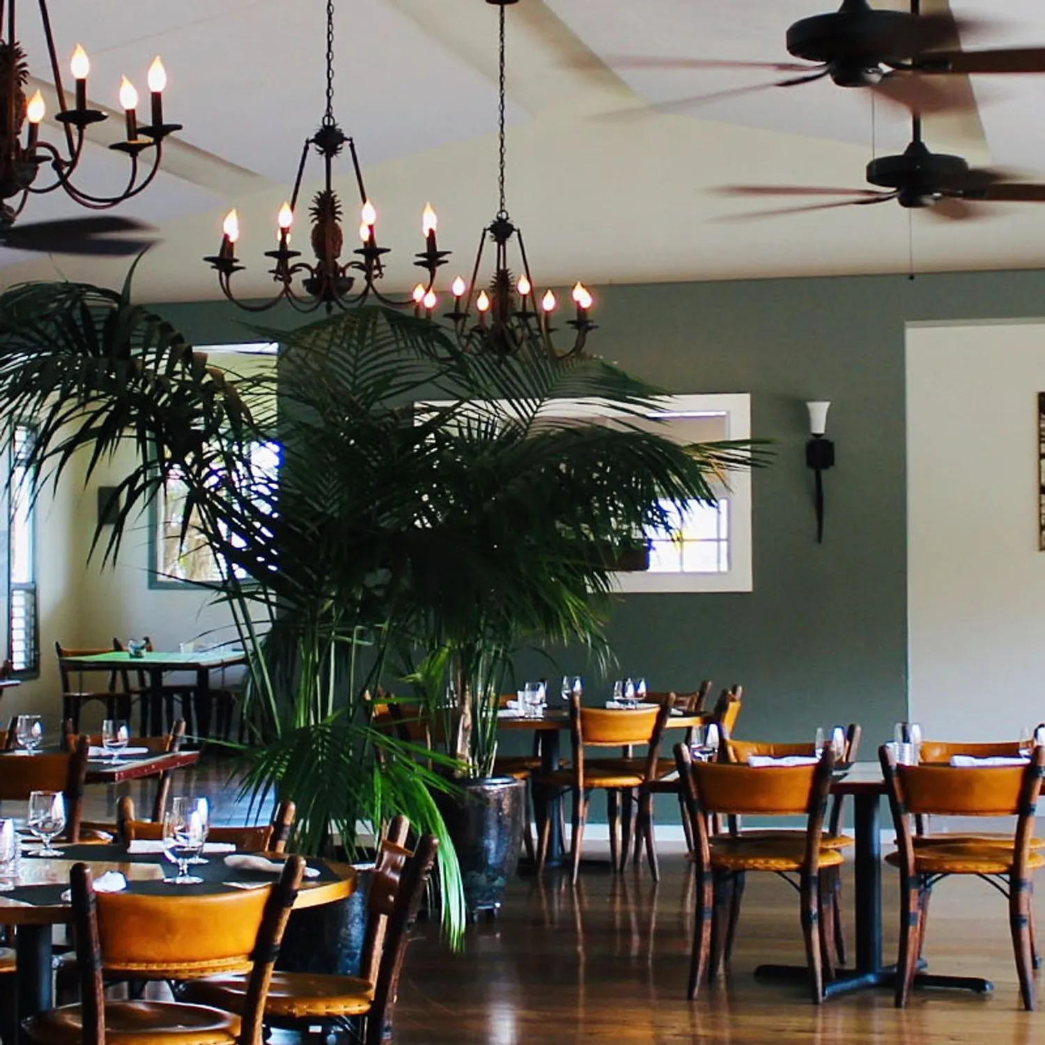 Reservation at Merriman's restaurant - Hawaii | The World Keys