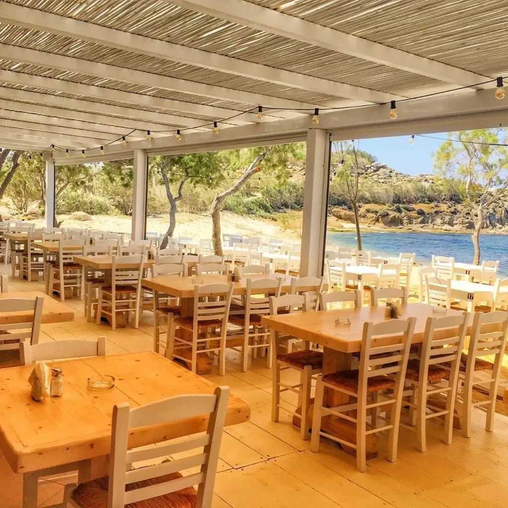 Reservation at NIKOLAS TAVERNA restaurant - Mykonos | KEYS