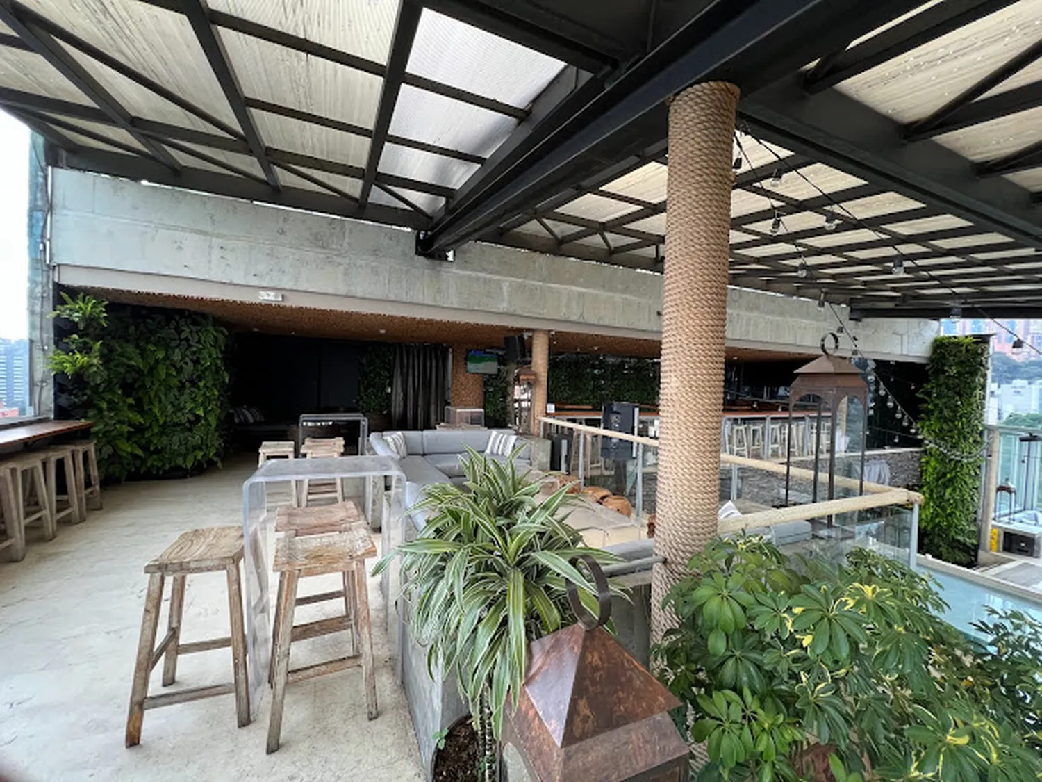 Reservation at ENVY ROOFTOP - Medellin | KEYS