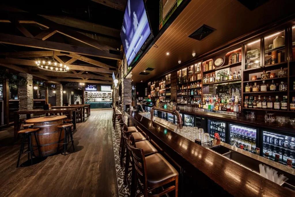 Reservation at FINN MCCOOL'S restaurant - Gold Coast | KEYS