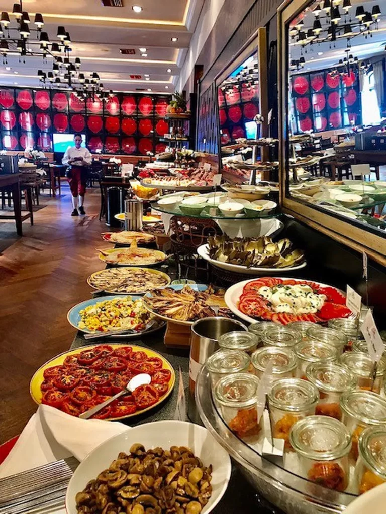 Reservation at MANGOSTIN ASIA restaurant - Munich | KEYS