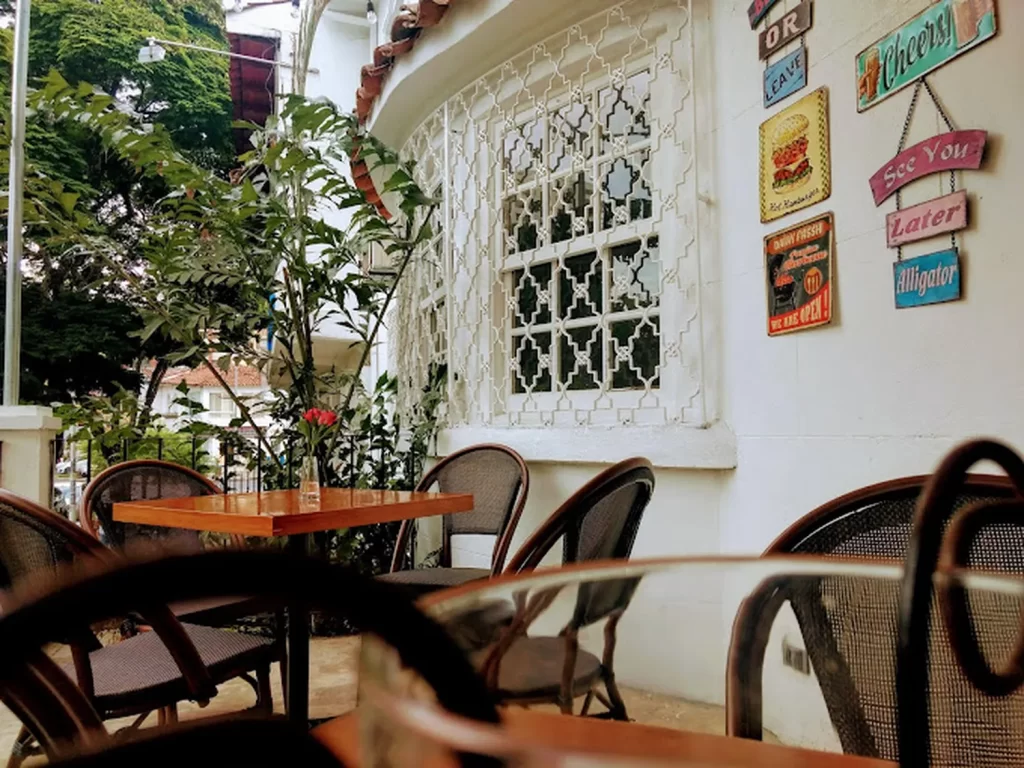 Reservation at MONCHIS restaurant - Cali | KEYS