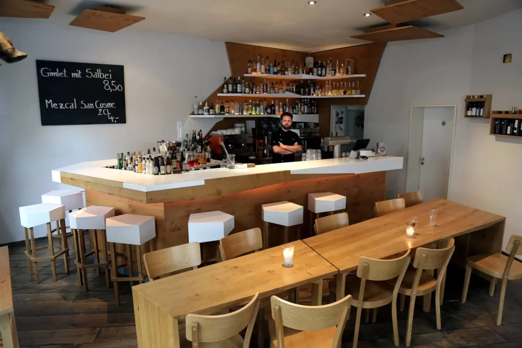 Reservation at VADDER restaurant - Frankfurt | KEYS