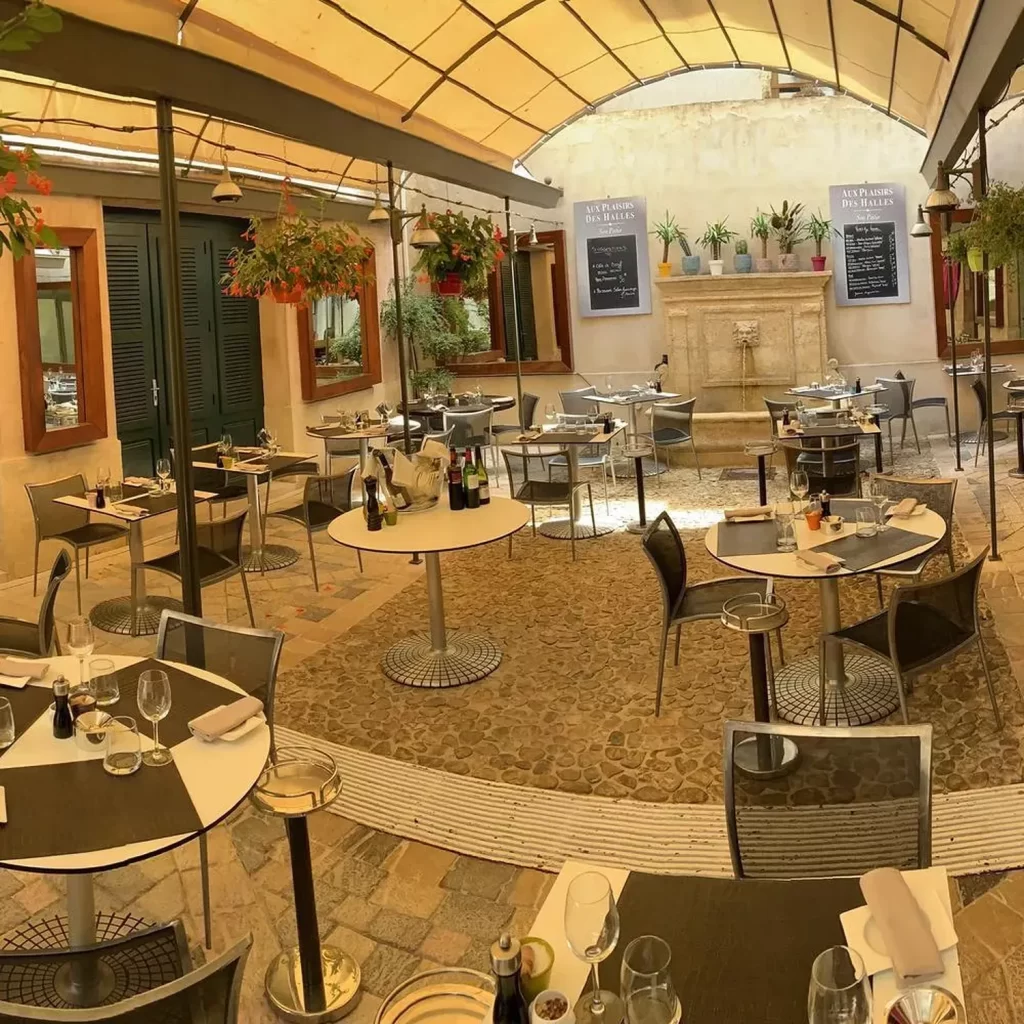 Reservation at AUX PLAISIRS DES HALLES - Nîmes | KEYS