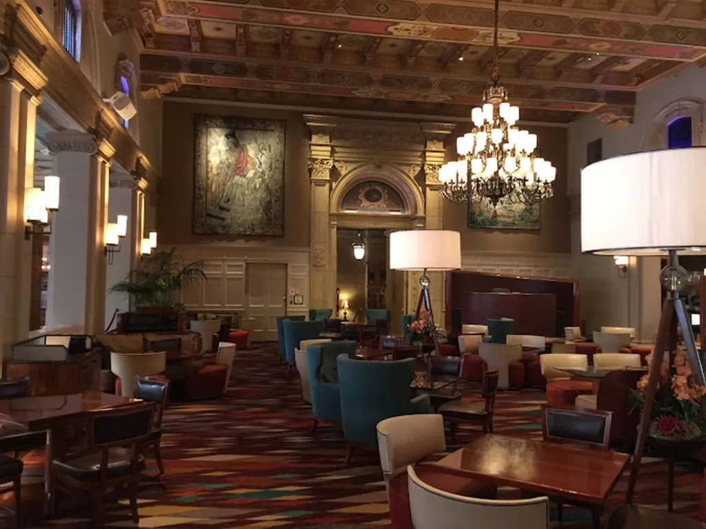 Reservation at THE CIRCLE restaurant - Palm Beach | KEYS