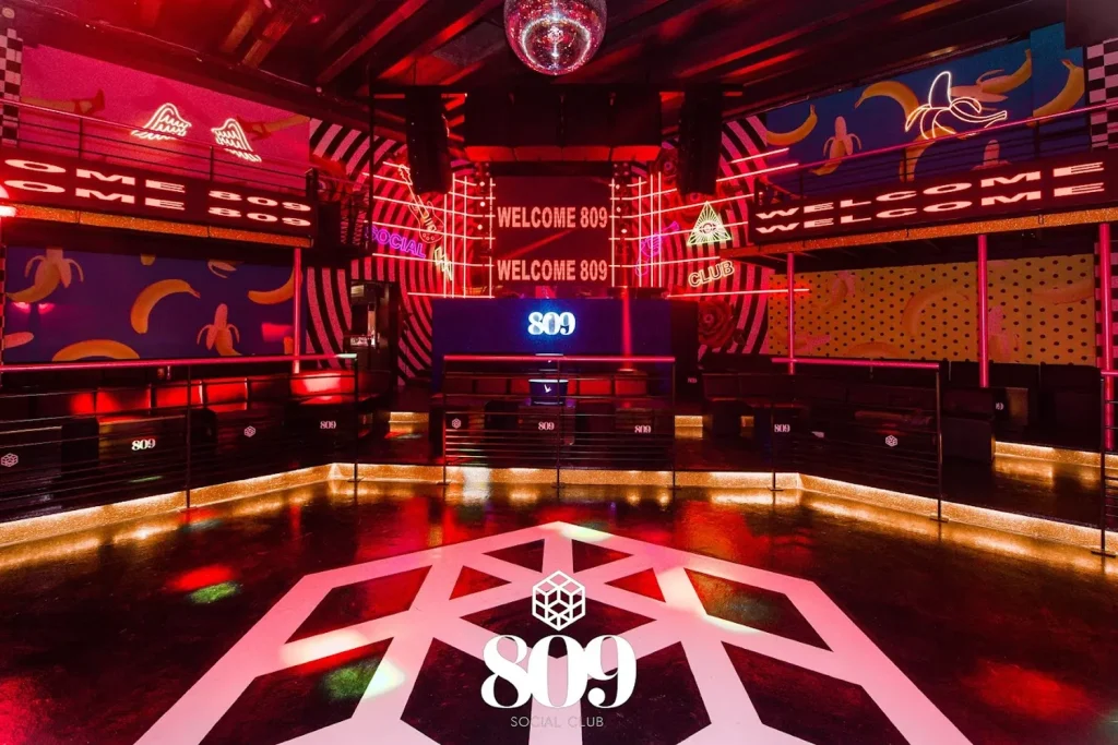 Reservation at 809 SOCIAL CLUB nightclub - La Garde | KEYS