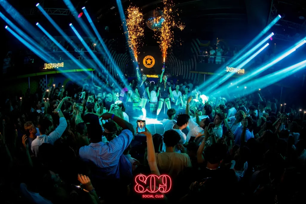 Reservation at 809 SOCIAL CLUB nightclub - La Garde | KEYS