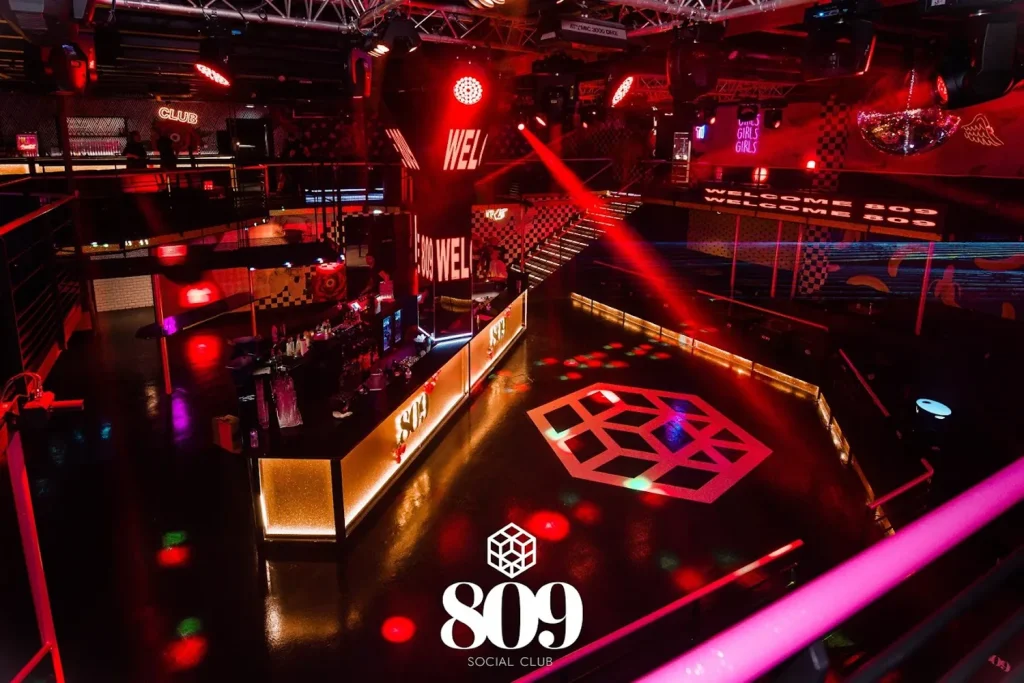 Reservation at 809 SOCIAL CLUB nightclub - La Garde | KEYS