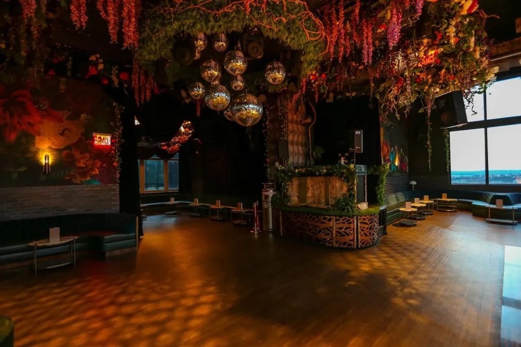 Reservation at SOMEWHERE NOWHERE nightclub - NYC | KEYS